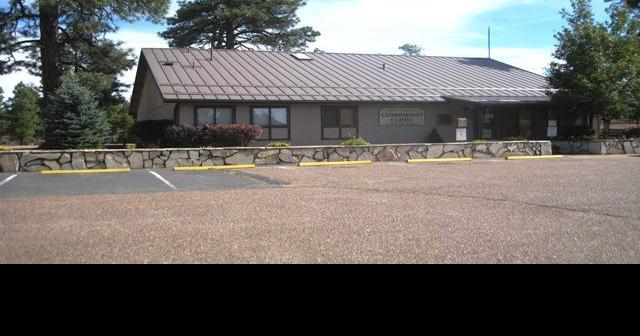 Community works to dress up clinic | Heber/Overgaard | wmicentral.com