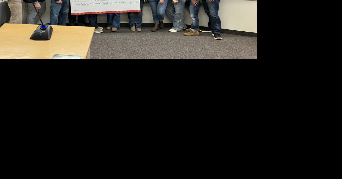 Check presented at the Snowflake Town Council meeting | News ...