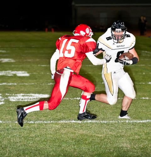 Defense keys Redskins' 18-8 win over rival Elks - A photo gallery ...