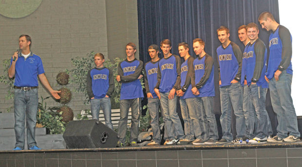 Snowflake honors Lobo state champs in wrestling, basketball | Local ...