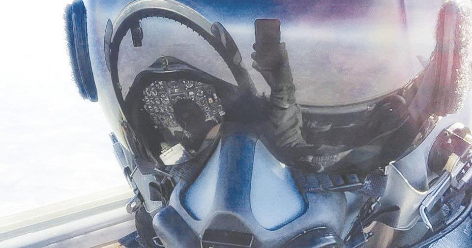 Stealth bomber pilot talks to cadets | | wmicentral.com