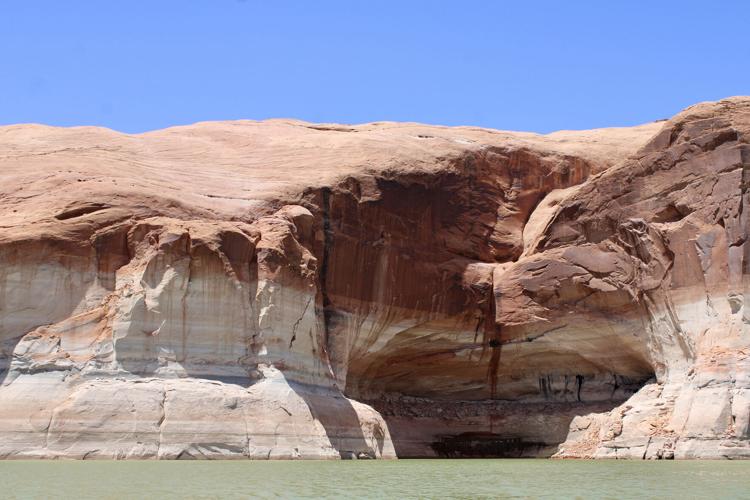 Lake Powell drops to a new record low as feds scramble to prop it up ...