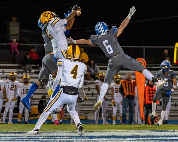 Snowflake Lobos vs. Marcos de Niza Padres | Multimedia | wmicentral.com