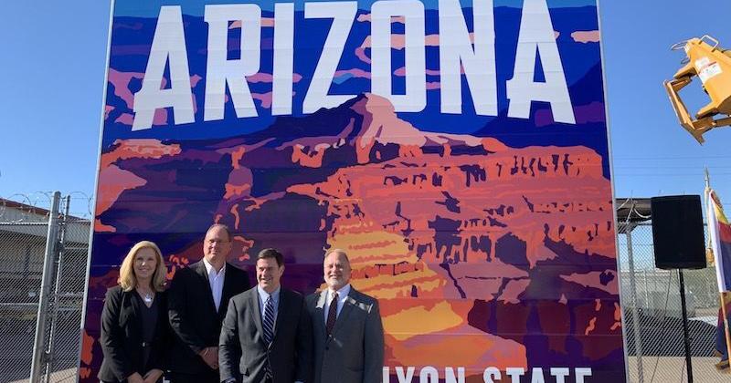 Governor Ducey unveils new 'Welcome To Arizona' highway signs | Arizona ...