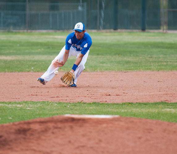 Yellowhair’s cycle powers Lobos to win | Local Sports | wmicentral.com