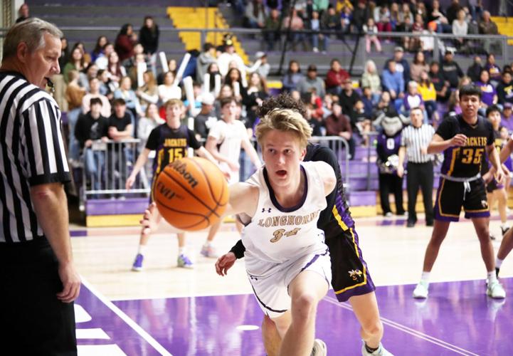 Payson boys basketball team improves to 6-2 in its last eight games ...