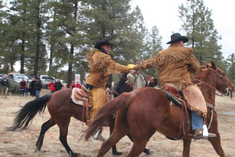 Hashknife crew rides out Wednesday | | wmicentral.com