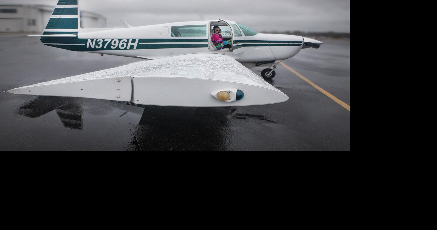 Dead-Stick Landing | Archive | wrightsvillebeachmagazine.com
