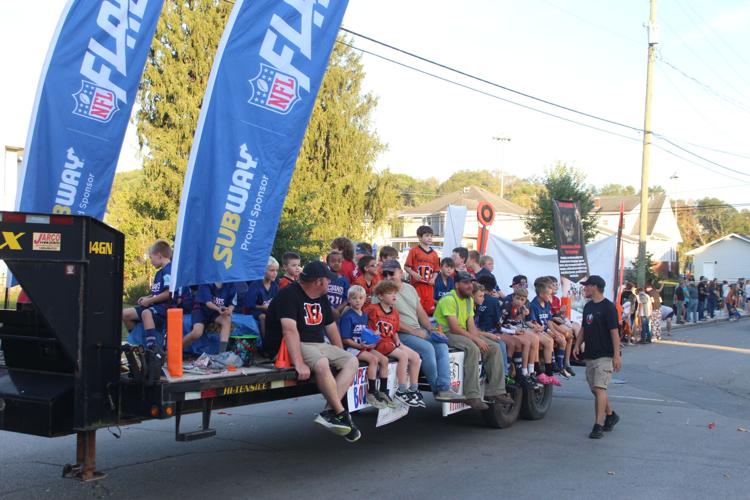 Lewis County High School Homecoming Parade takes to the streets of ...
