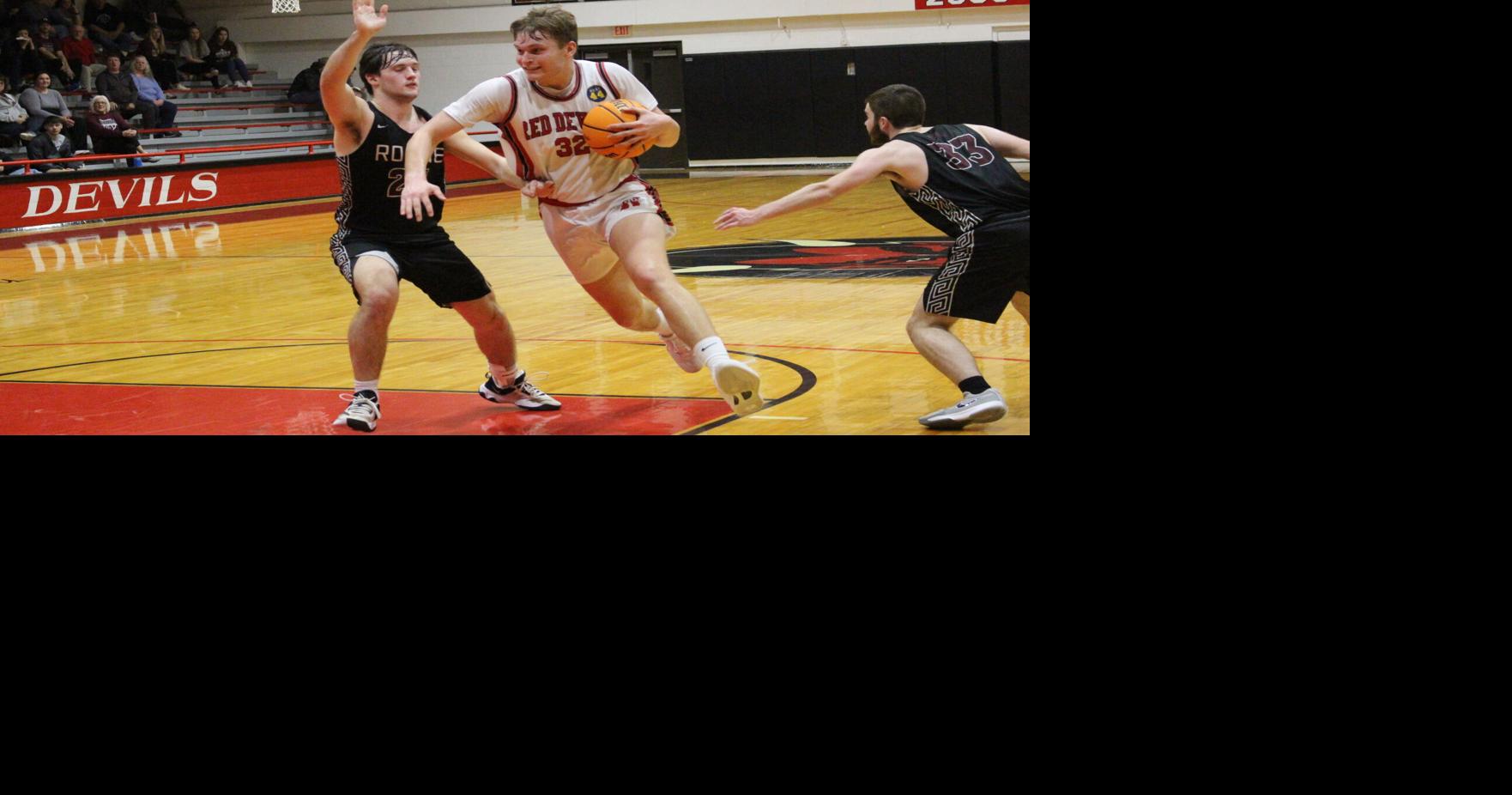 Runnin' Red Devils celebrate 'Senior Night' with win over Raiders ...