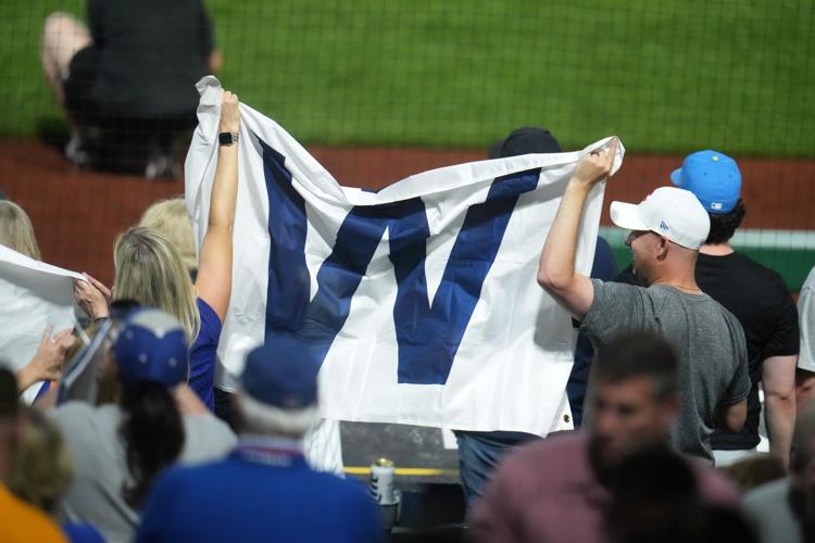 Cubs snap 10-game losing streak as Ian Happ has 3-run homer, 5 RBIs in ...