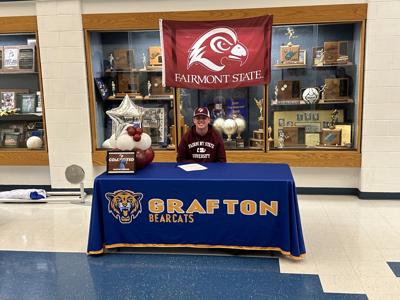 Grafton golf standout Dustin Keener officially signs with Fairmont ...