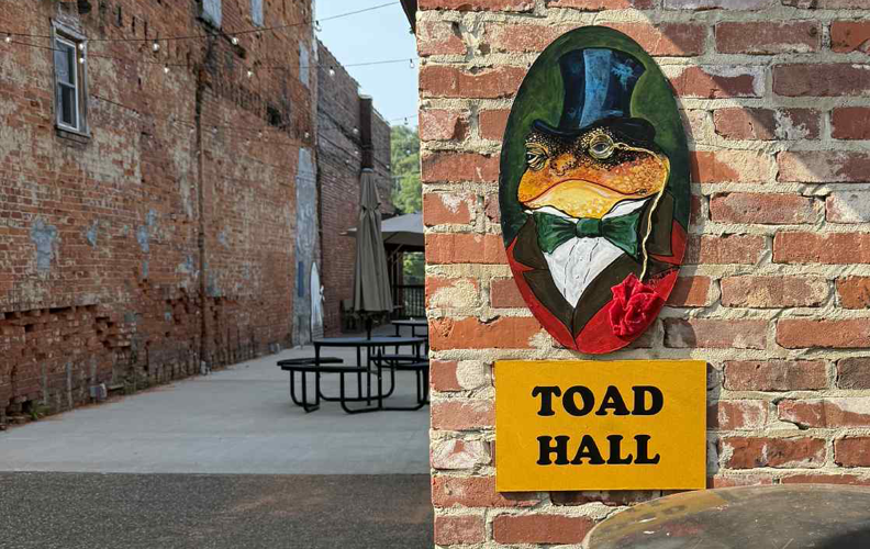 New sign unveiled at Grafton, West Virginia’s Toad Hall Courtyard to ...