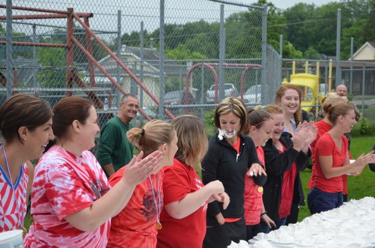 North View Elementary students run for a "piece of the pie" | Local ...