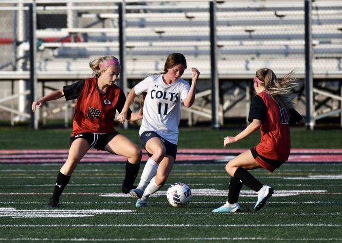 Arrington Sparks and Ava Hollen each snare two, but Colts edge ...