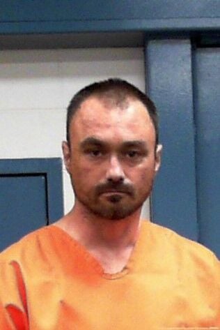 Felon under influence of meth & with shotgun & ammo in vehicle flees ...