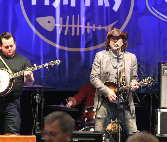 Charles Barkley part of full house for Bob Huggins Fish Fry fundraiser ...
