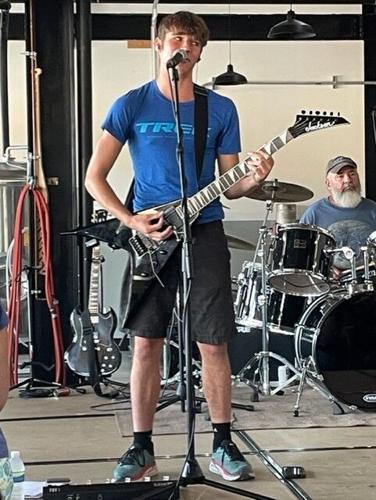 We’ve got talent: Frankfort runner Luke Duncan blows the crowd away ...