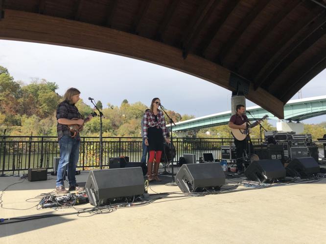 ‘Strings on the Mon’ outdoor bluegrass concert held Sunday in ...