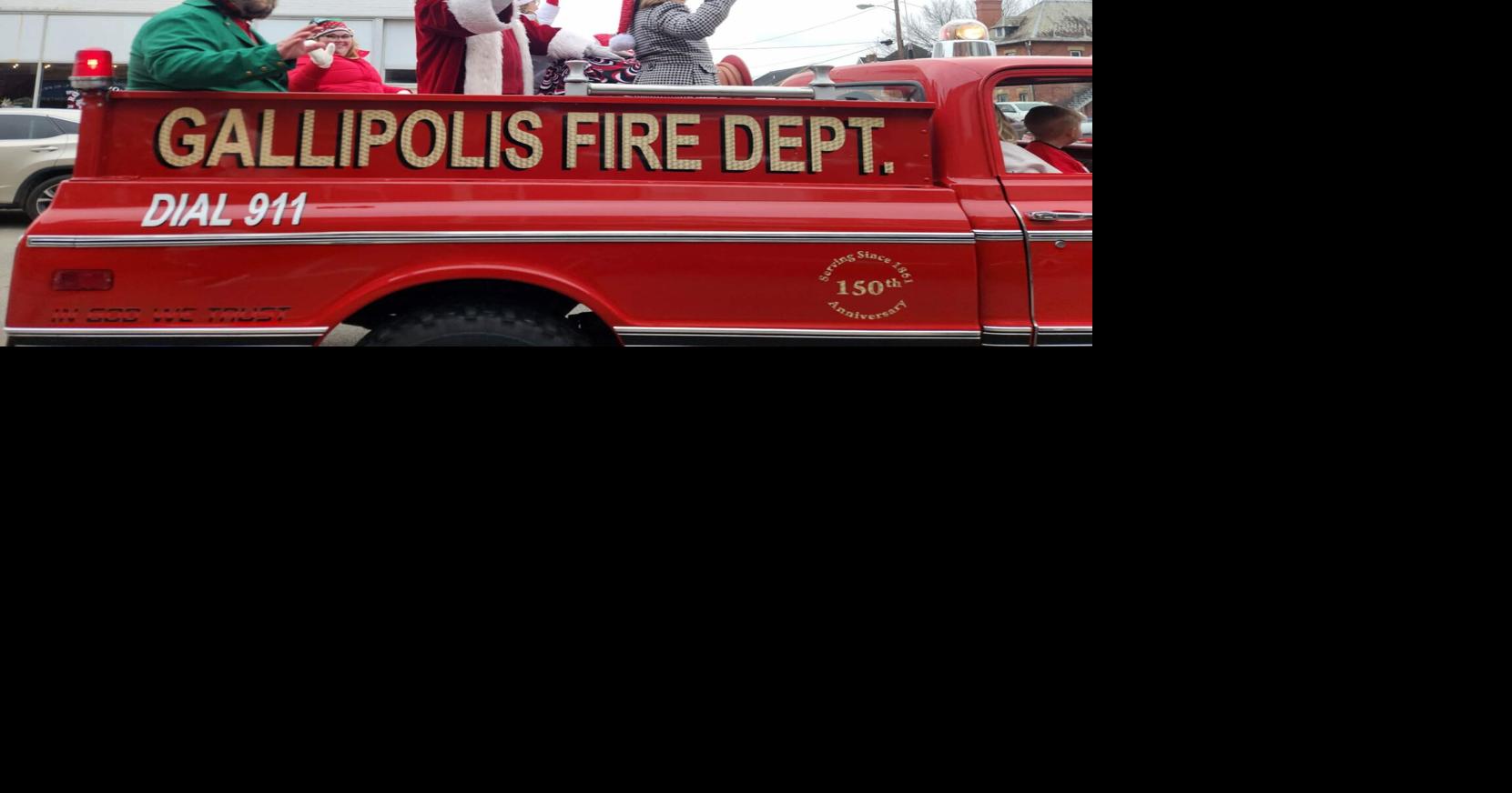 Gallipolis Christmas Parade brings holiday cheer to downtown ...