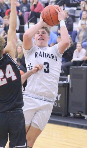 Spirited performance can't save Raiders against Oak Hill | Gallipolis ...