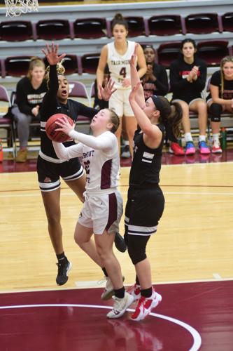 Kotchman scores 26, sets mark in Fairmont State loss; Notre Dame girls ...