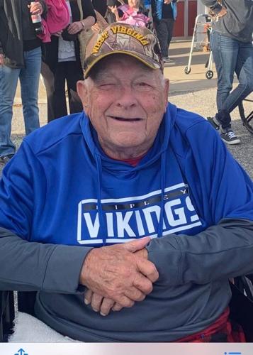 Former Viking Band director, Mr. B, honored with special performance ...