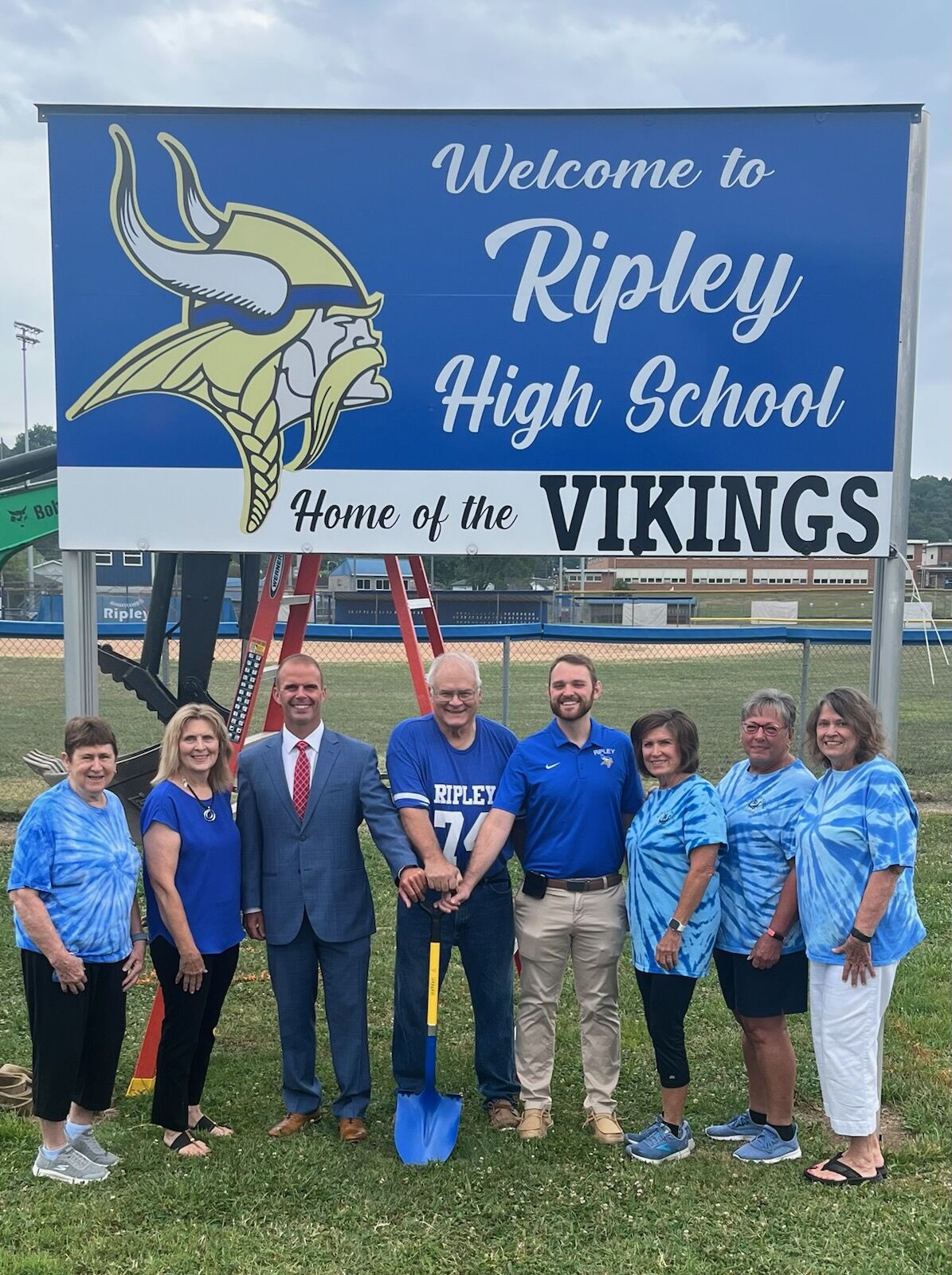 Ripley High Alumni Association breaks ground for a new welcome sign ...