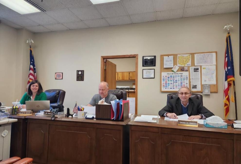 Gallia (Ohio) Commission approves funding for airport project ...