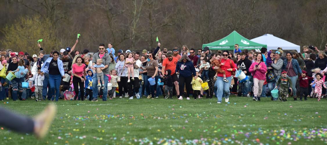 Several thousand attend Centerbranch Church's helicopter drop of 30,000 ...