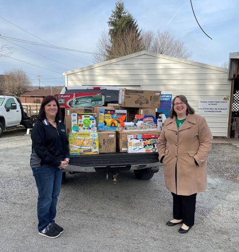 Buckhannon brings holiday cheer to those in need | Buckhannon News ...