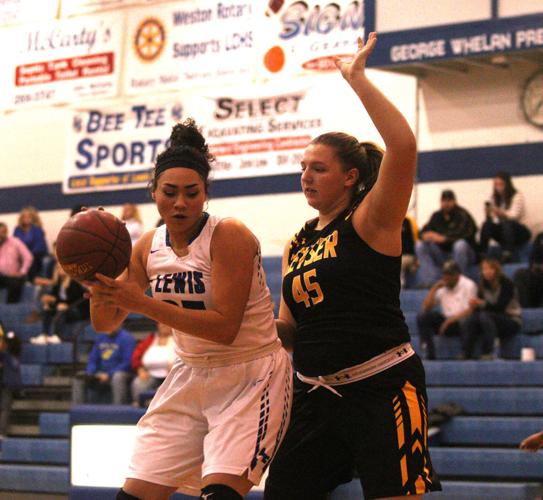 Ferguson, Tucker step up in opening win | Sports | wvnews.com