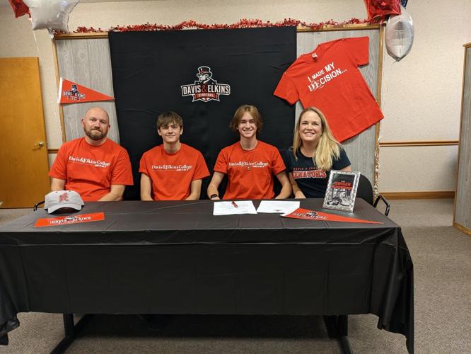 Lewis County's Slate Swiger signs to join D&E cross country, track ...