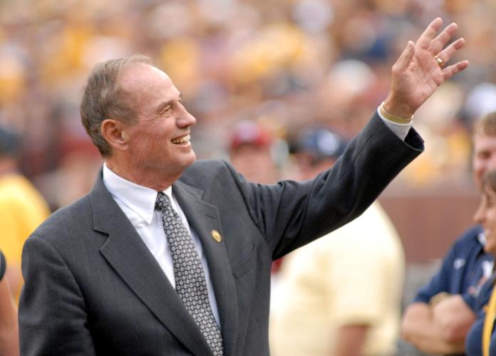 West Virginia native Sam Huff, NFL Hall of Fame linebacker of ...