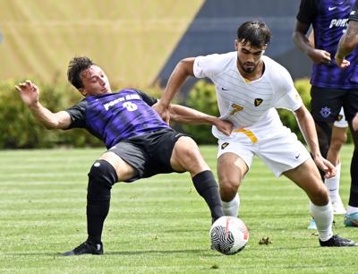 No. 5 West Virginia thumps No. 1 Marshall, 5-2, in front of men's ...