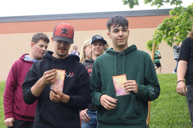 'Time really flies': Graduating students return to Kingwood Elementary ...