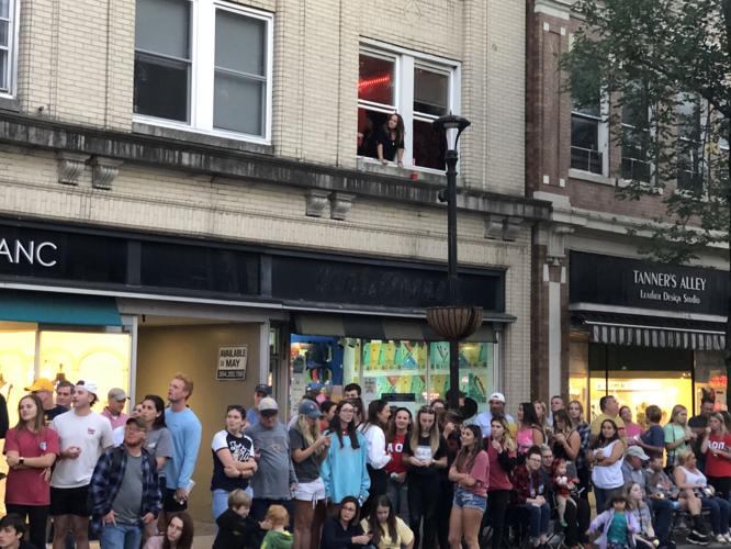West Virginia University Homecoming parade fills streets of Morgantown ...