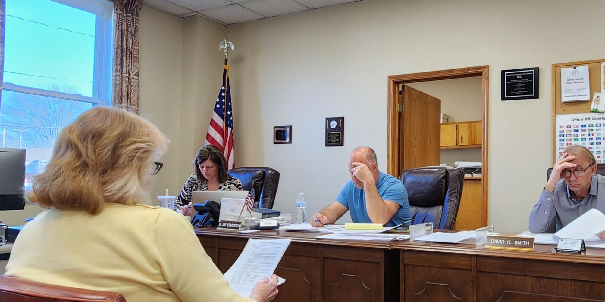 Gallia County Commission finalizes funding plan for 911 Center upgrades ...