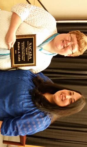 Cobb receives Outstanding New Advisor award | | wvnews.com