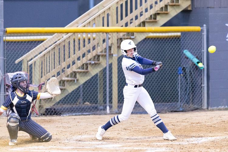 Frankfort softball pulls away late in 9-1 victory over Moorefield ...