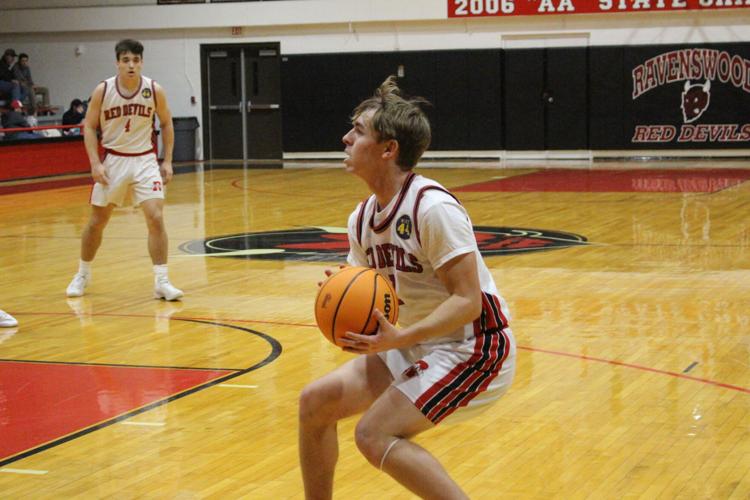 Runnin' Red Devils celebrate 'Senior Night' with win over Raiders ...