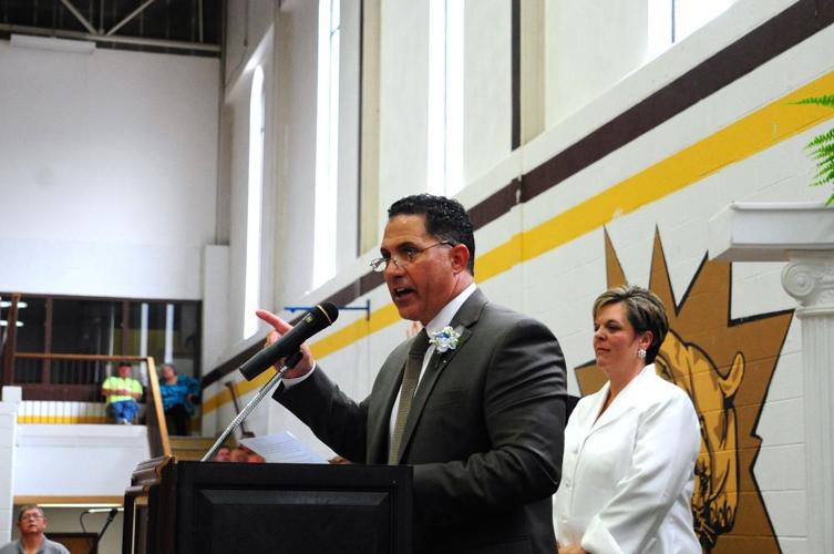 Lincoln graduation marked with fanfare, plenty of smiles | Local News ...