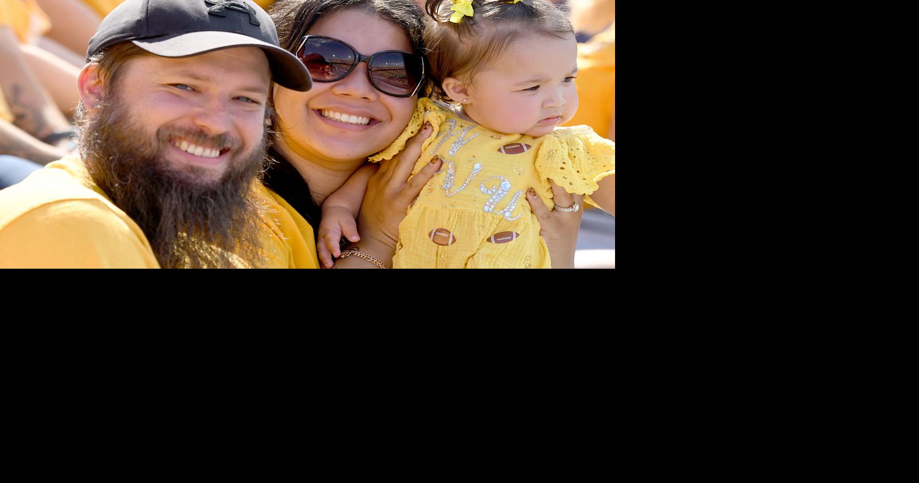 WVU football 0913 Mountaineer fans family | West Virginia University ...