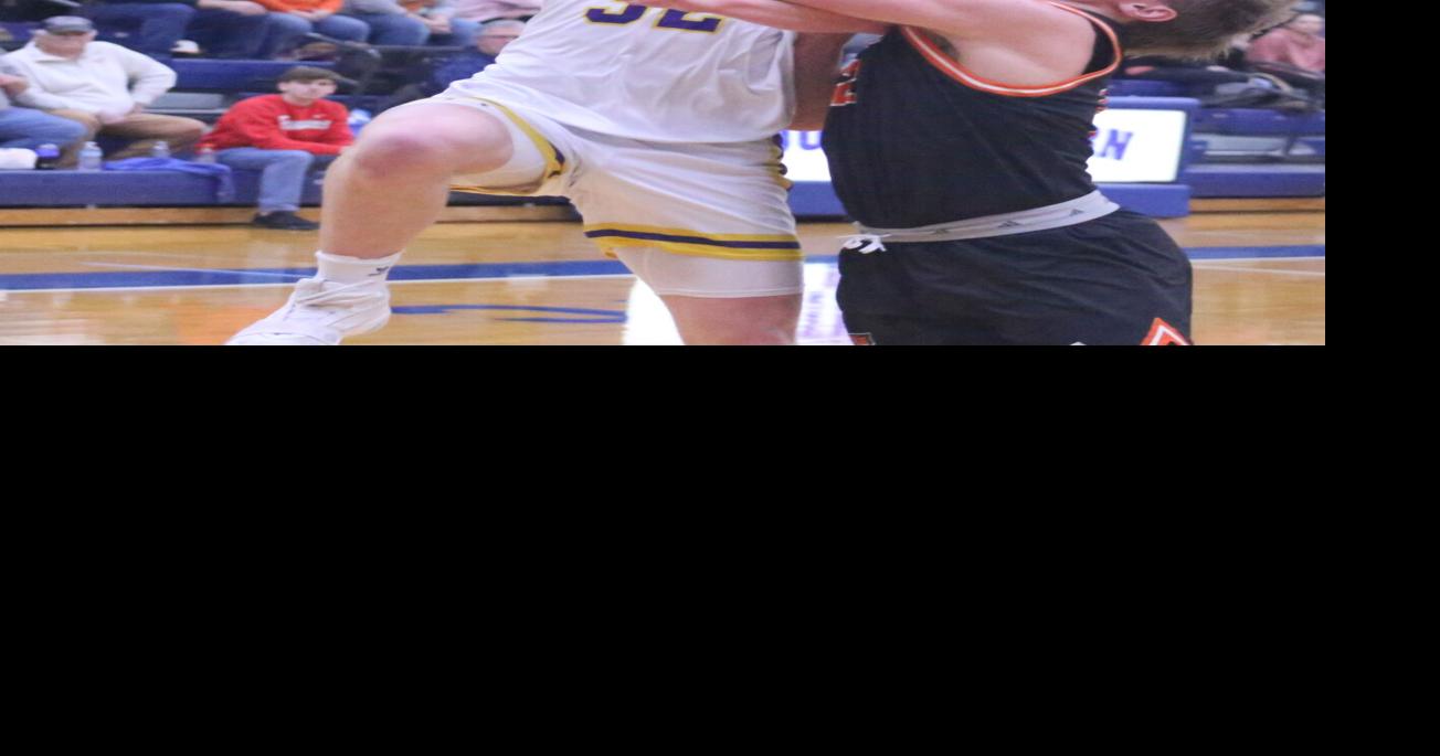 Southern Tornadoes advance to Division VII district finals behind three ...