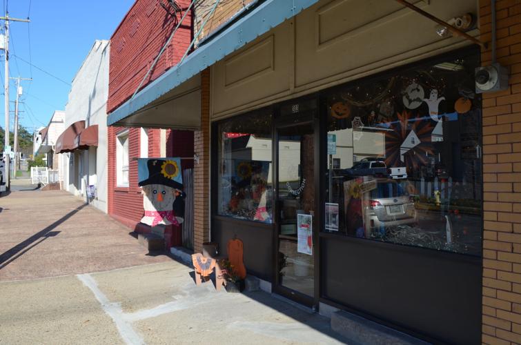 Ahead of Christmas open house, Craft Connection retains homey, rustic ...