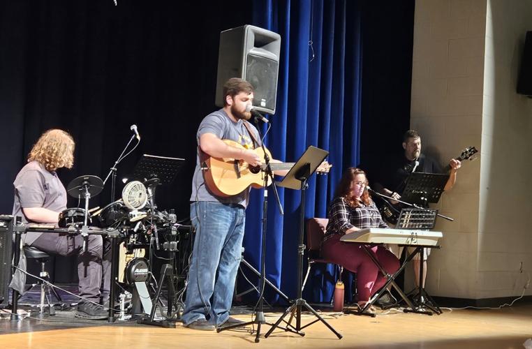 Lewis County High School senior sermon encourages graduates to stay ...