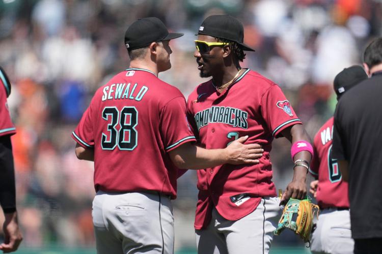 Diamondbacks beat Giants 3-2 for series sweep, 10th win in 11 games ...