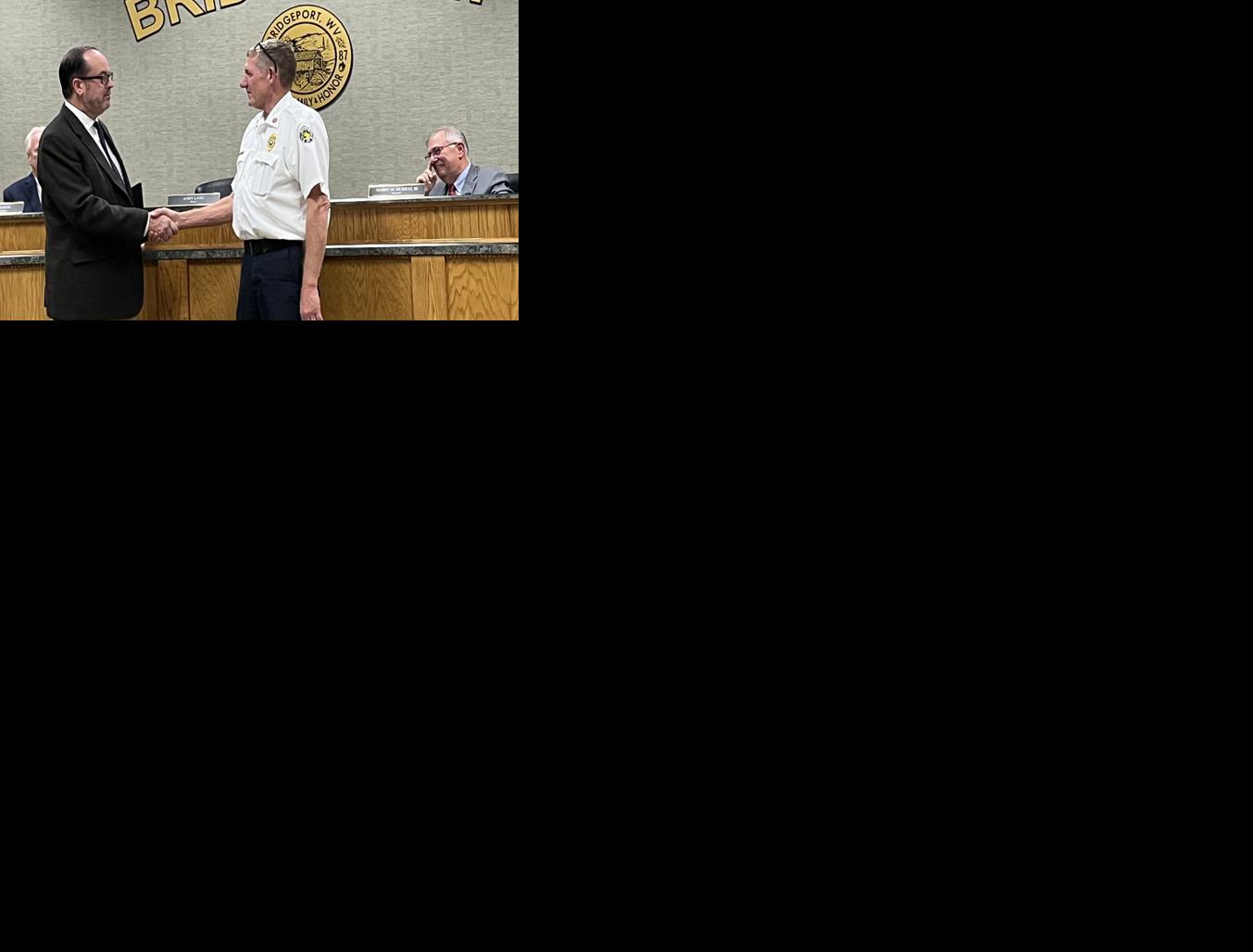 Bridgeport City Council honors fire chief, police officer, middle ...