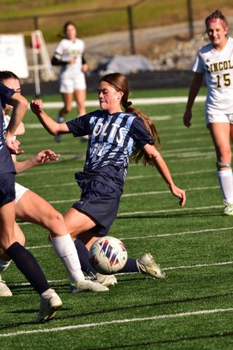 Turkey Trot: Layna Grassi signs with Saint Francis soccer | Bearcat ...