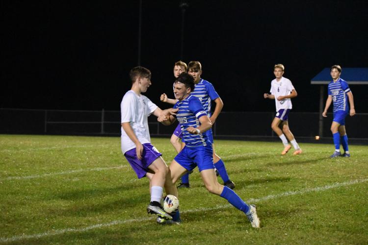 Minutemen beat Warriors tie Winfield; 'Maids drop two close games ...